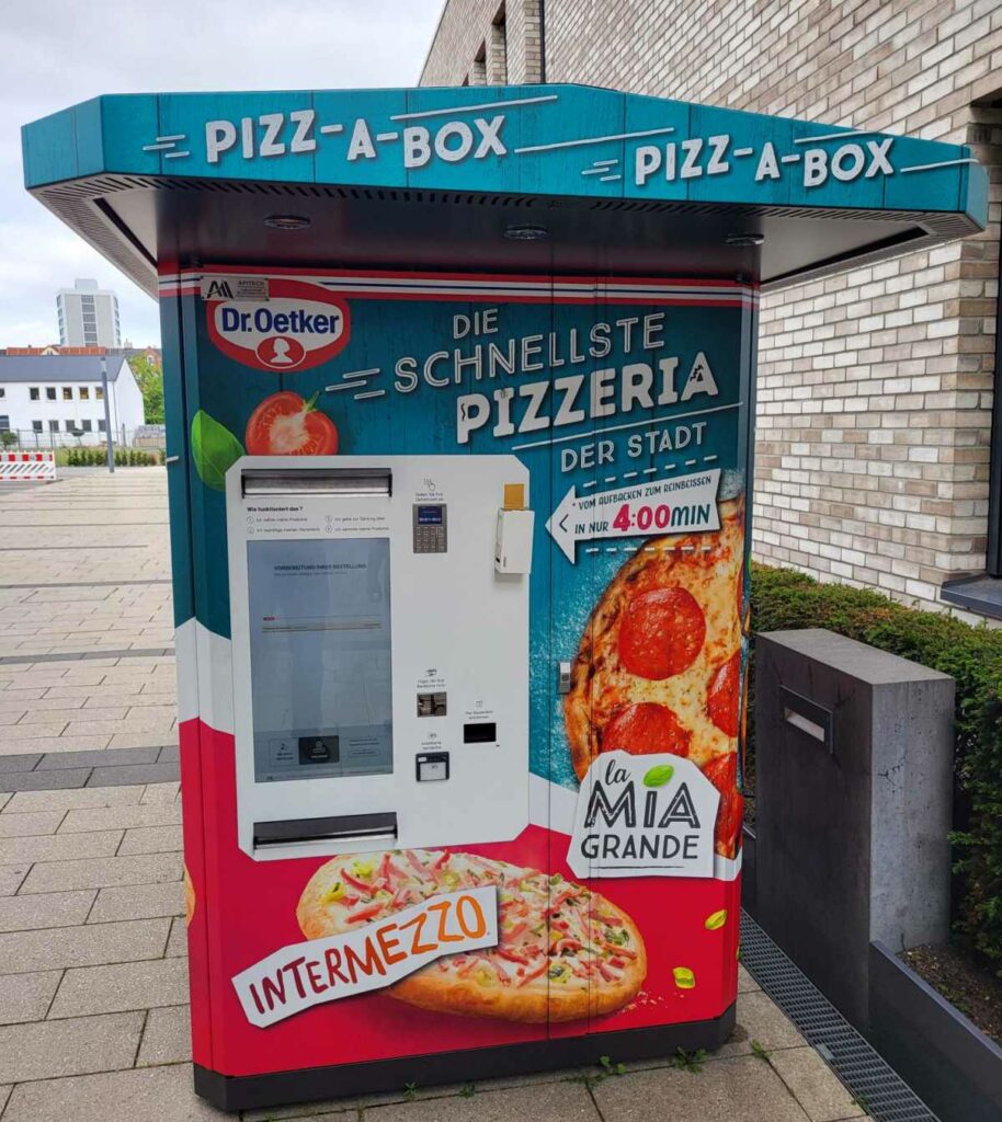 Tag- und Nacht-Pizza aus dem Automat